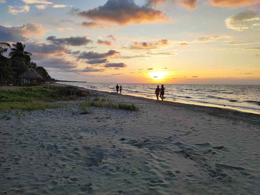 CABAÑA PAISA EN MOÑITOS CORDOBA (Colombia Moñitos) - Booking.com