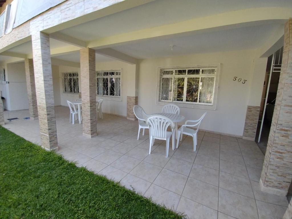 Casa 4 Dormitórios 2 Banheiros 40 Metros Do Mar. - Florianópolis