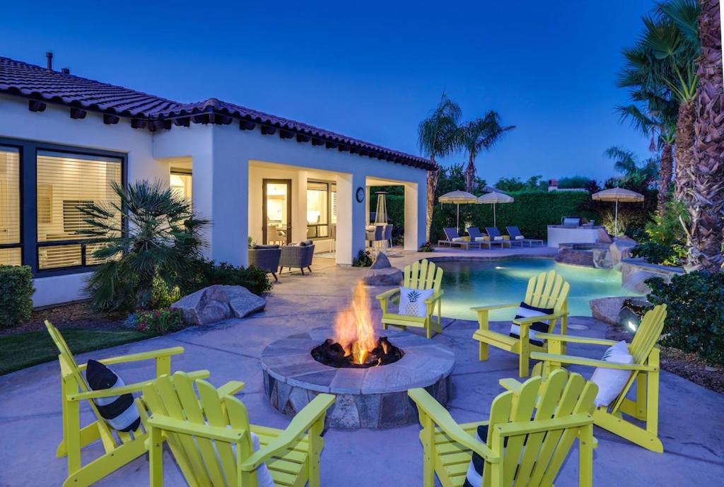 Mirador - Vacay All Day At This Chic Desert Villa, Indio (updated ...