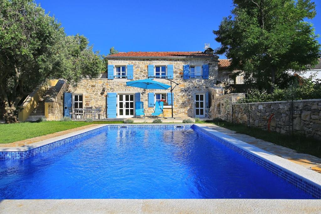 Stunning Stone Villa Rustica with pool (Croacia Vir) - Booking.com