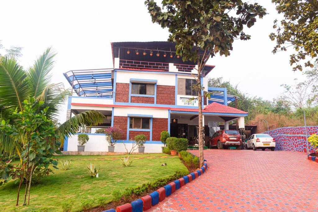 Spacious Villa in Kolad with River Access and Food, Kolād (updated ...