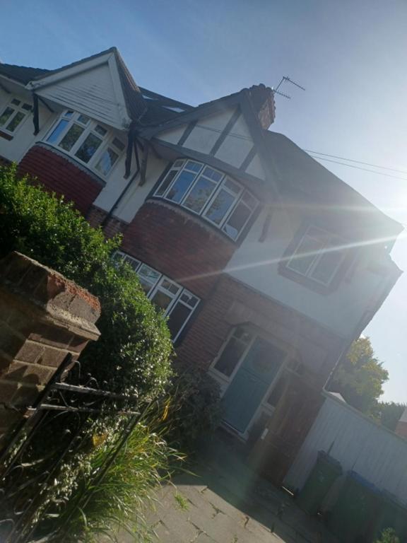 The Oak Tree, London (updated prices 2025)