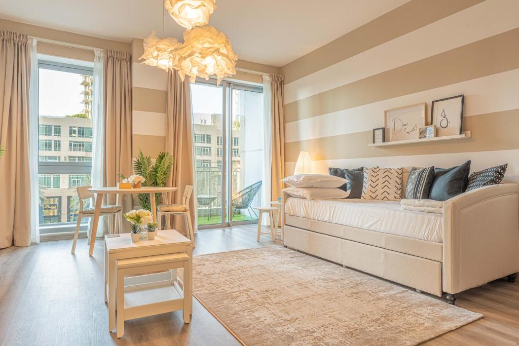 FIRST CLASS Studio with DUBAI DOWNTOWN BOULEVARD view ดูไบ - อัปเดตราคา ...