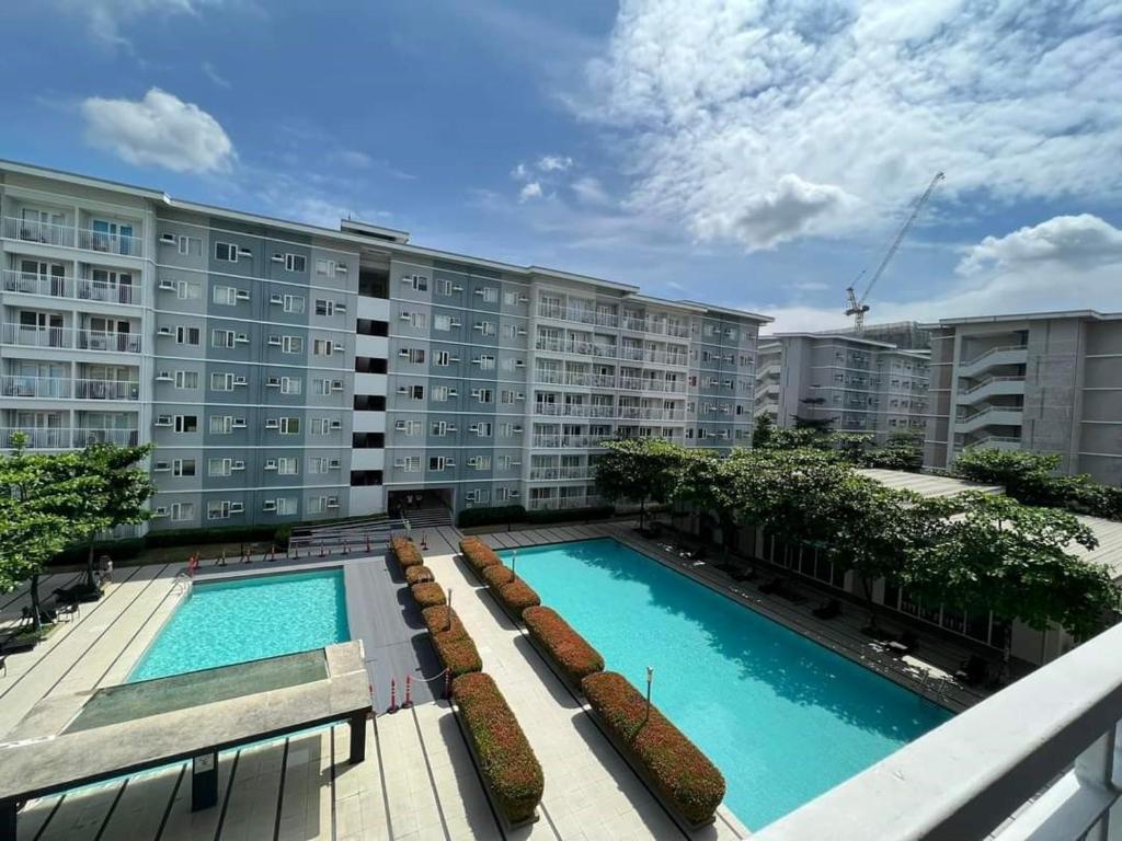 Simply Staycation at Trees Residences - Manila