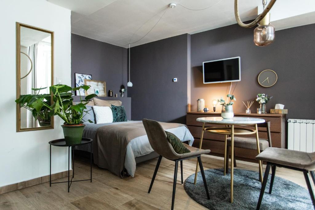 Cozy modern studio in Prague's absolute center, Prague (updated prices ...