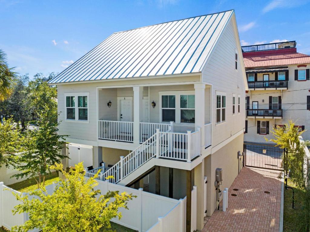 Stonewall Apartment A In Historic Downtown, Large - St. Augustine, FL