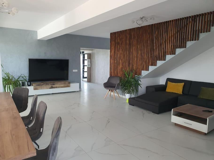 Vilă primitoare în Cihei ideală pentru grupuri., Apateu (updated prices ...