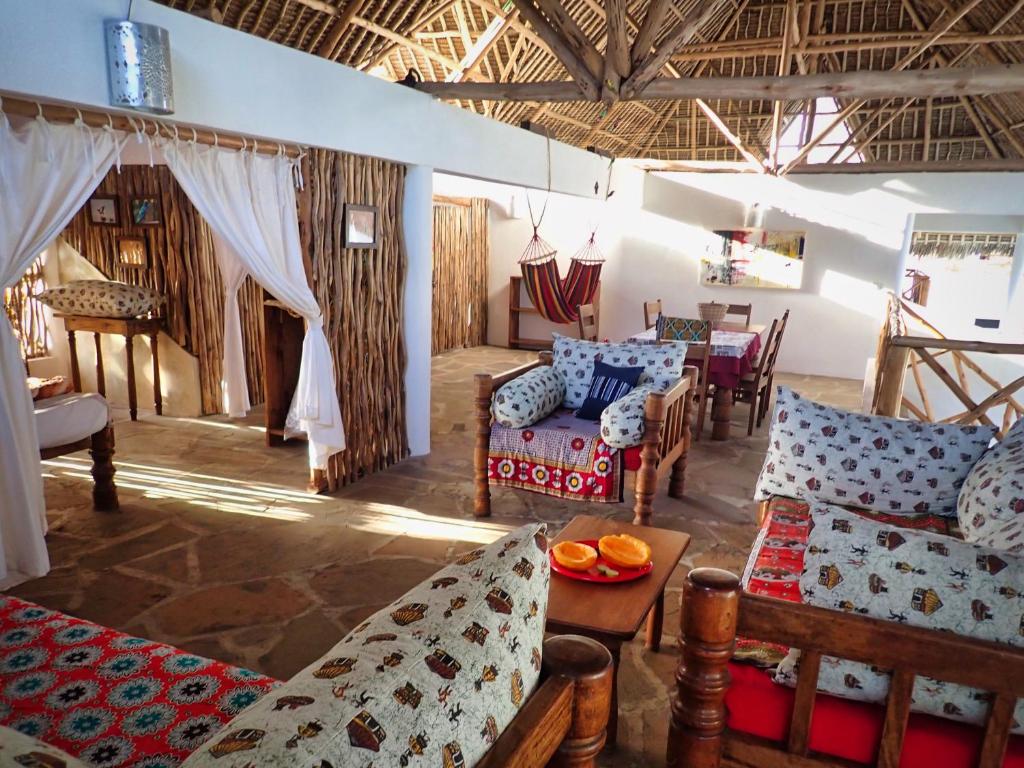Paka House-Rafiki Village, Watamu (updated prices 2025)