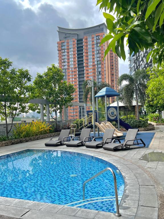 Cubao, Quezon City Condo Staycation (wifi and netflix ready), Manila ...