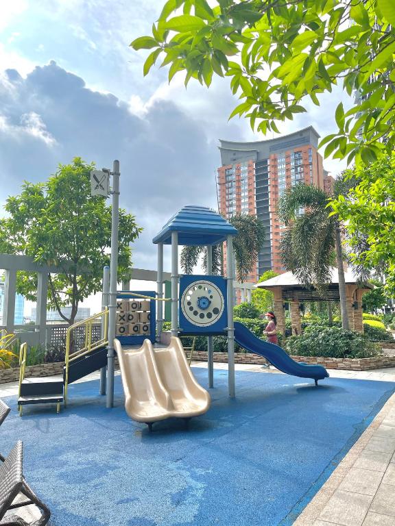 Cubao, Quezon City Condo Staycation (wifi and netflix ready), Manila ...