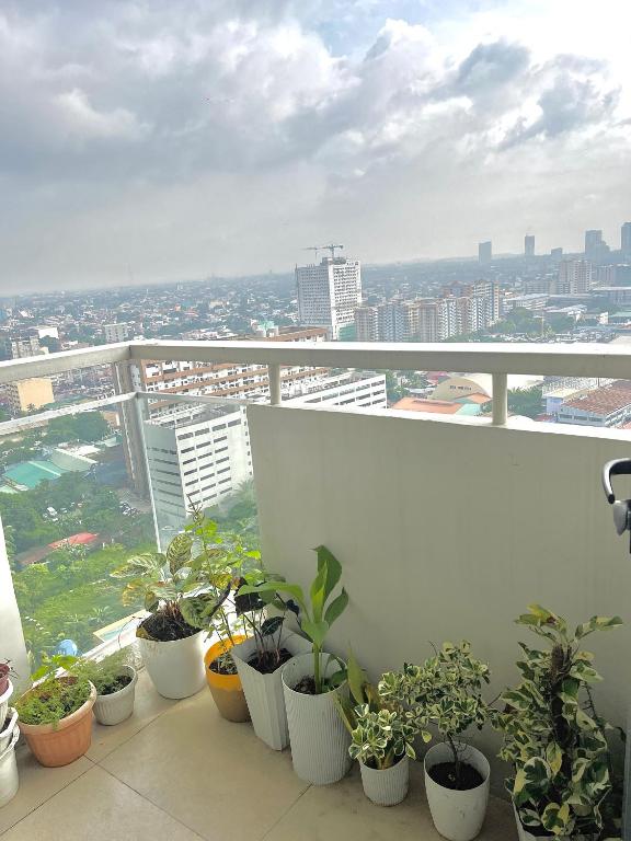 Cubao, Quezon City Condo Staycation (wifi and netflix ready), Manila ...