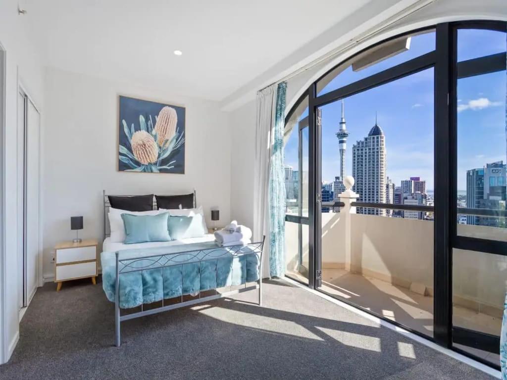 Stunning Sky Tower View Studio Pool and Gym!, Auckland (updated prices ...