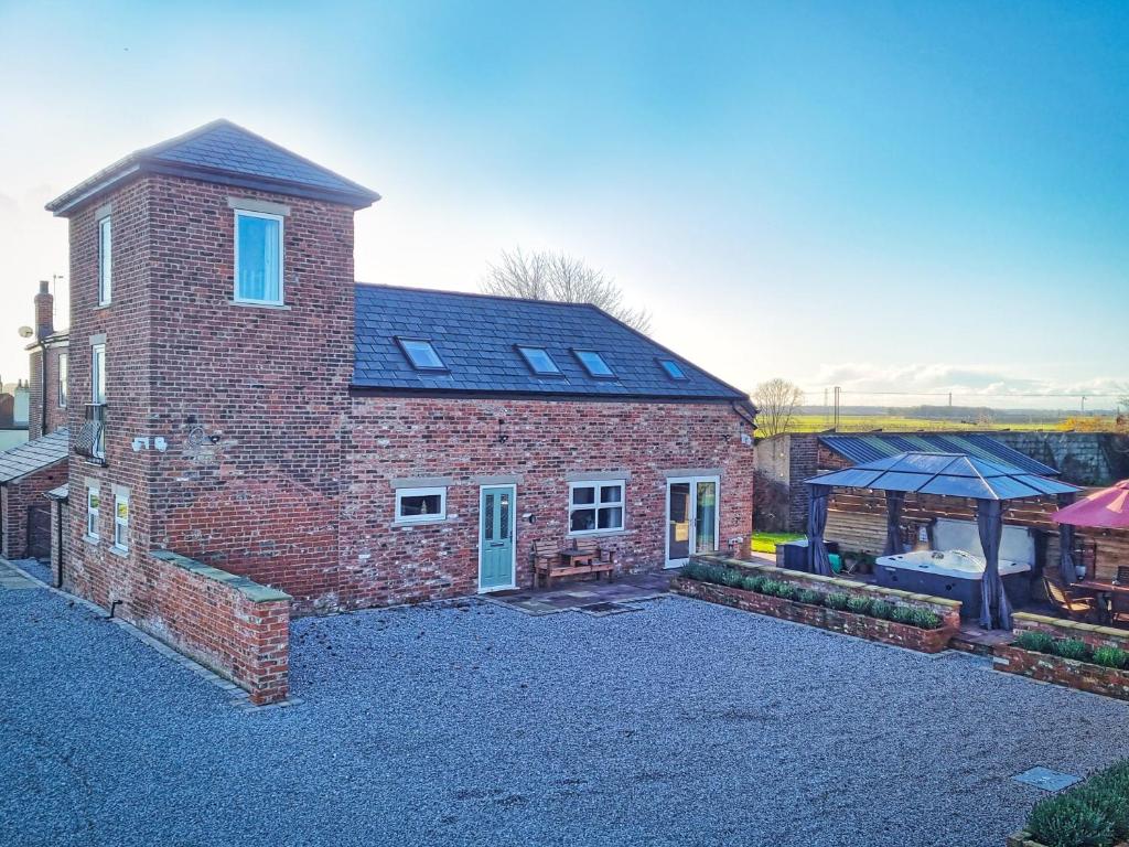 Cottage in the Country with Hot Tub, Hemingbrough (updated prices 2024)