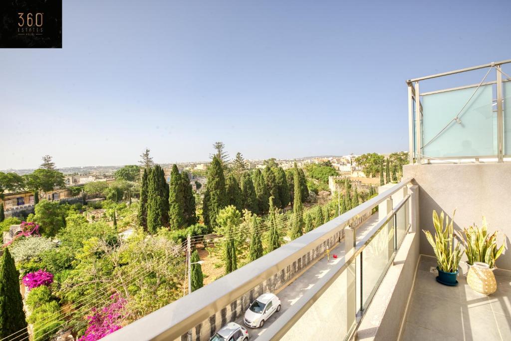 Sunny & beautiful views, Amazing Design & Terrace by 360 Estates, Lija ...