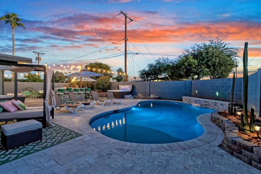 Mid-Century Modern Retreat W/ HEATED POOL+SPA, Scottsdale (preços ...