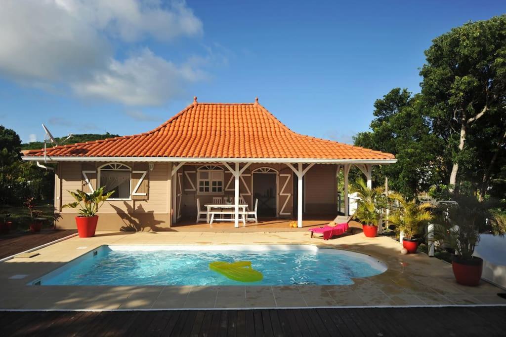 972C - La Villa Caracoli - Maison Créole avec piscine et jardin, Belle ...