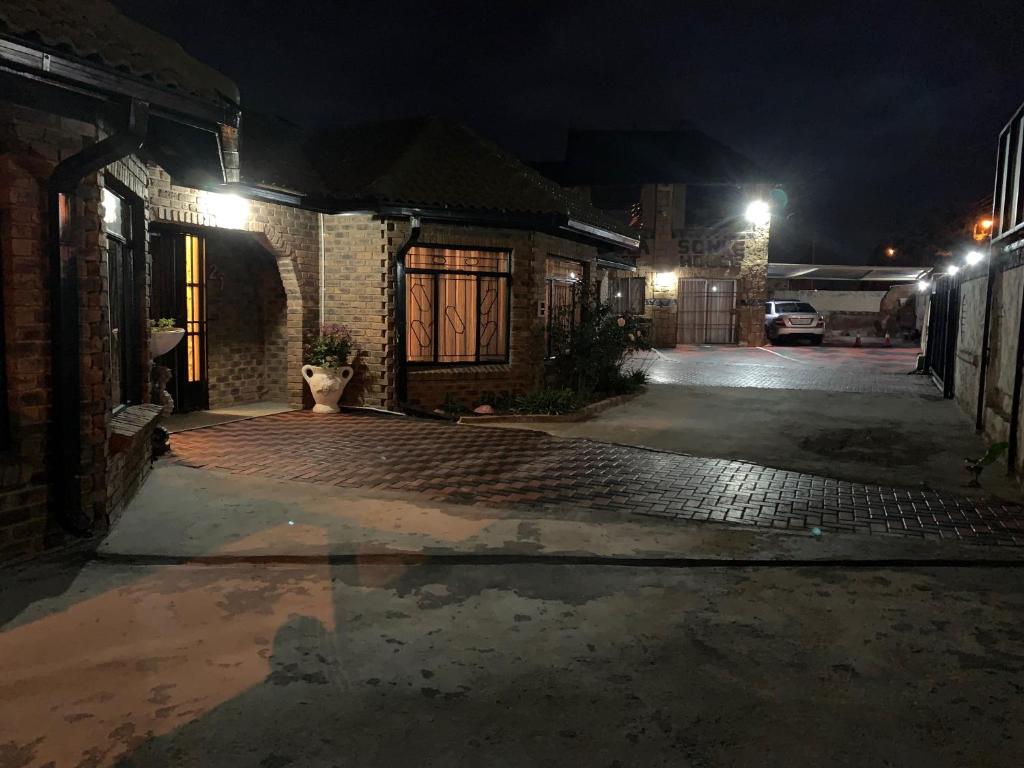 Sikhula Sonke Guest House, Bronkhorstspruit (updated prices 2025)