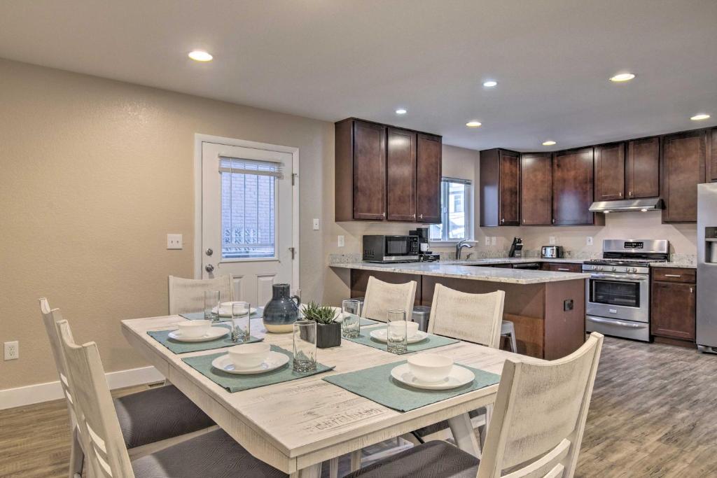 Walk to Broncos Stadium Modern Denver Duplex, Denver (aktualisierte ...