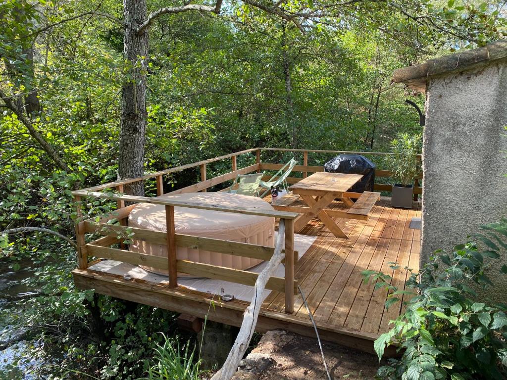 Lodge Insolite Avec Jacuzzi Sur Terrasse Suspendu - Brignoles