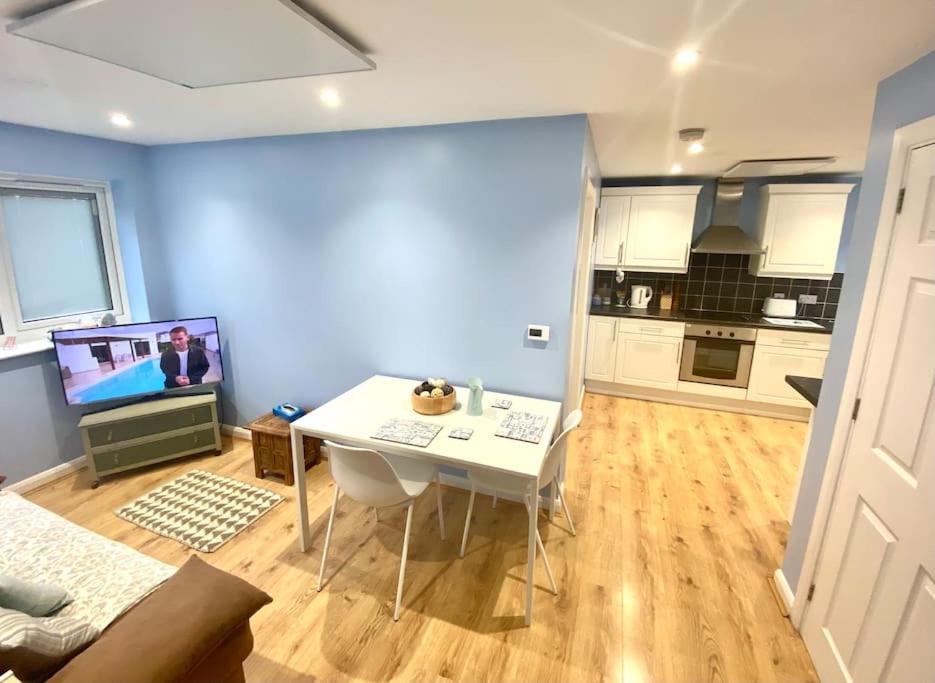 Modern Spacious Annex -Ground Floor - Brightlingsea