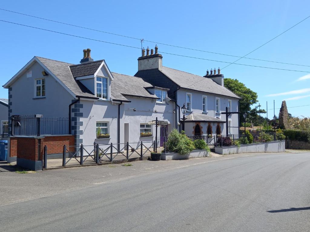 Butlers (St Ivers House), Broadway (updated prices 2026)