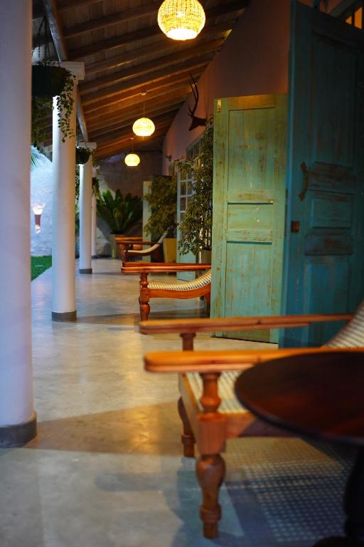 Ronaya Surf Waves, Hiriketiya (aktualisierte Preise für 2024)