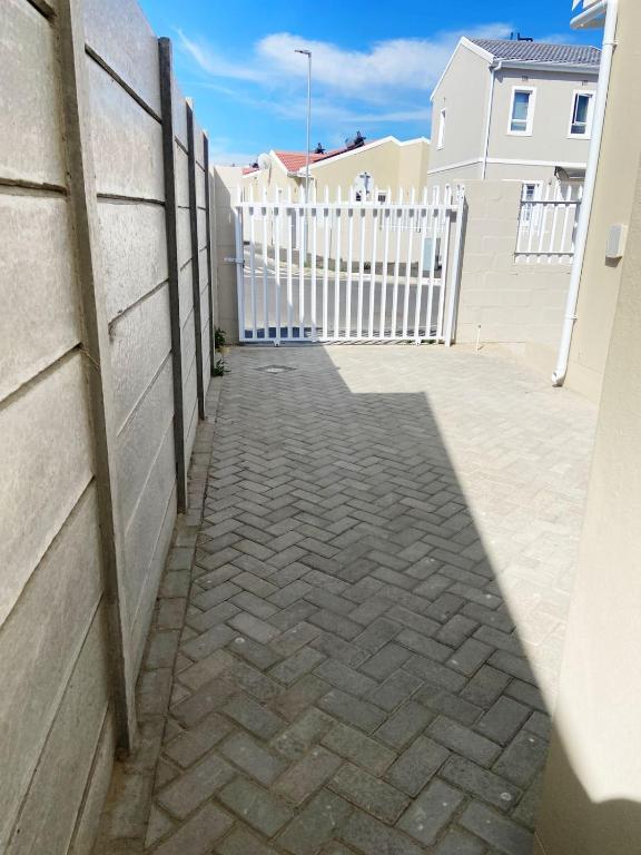 Star In Orbit, Parklands (updated prices 2025)