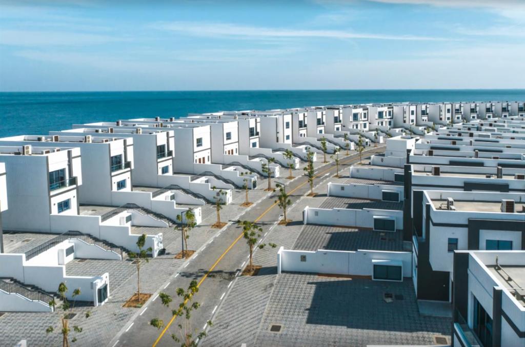 Iconic 4-bedroom villa with pool in Fujairah Palm, Fujairah (updated ...