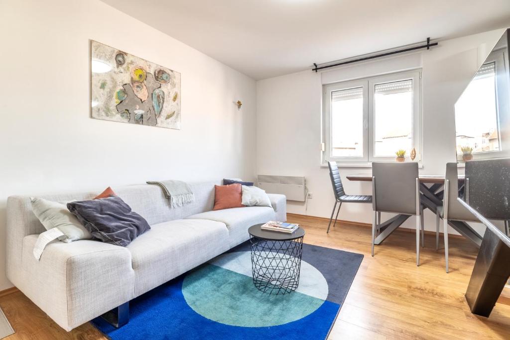 Sirius Apartment by Holibase, Загреб (актуальные цены 2025 года)