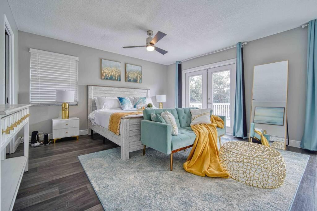 Stylish Lake home with HEATED POOL, Arcade with PS5,and Theater Just 5 ...