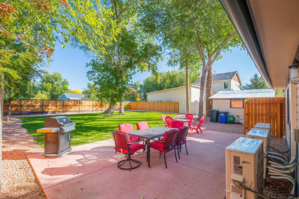 Atchee I - Cheery Downtown Cottage - 2 Townie Bikes Provided, Fruita ...