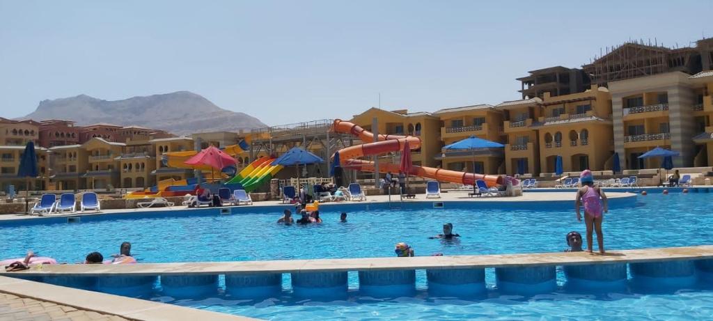 Chalet Porto Sokhna Caribbean on Aqua Park up to 2 adults and 2 ...