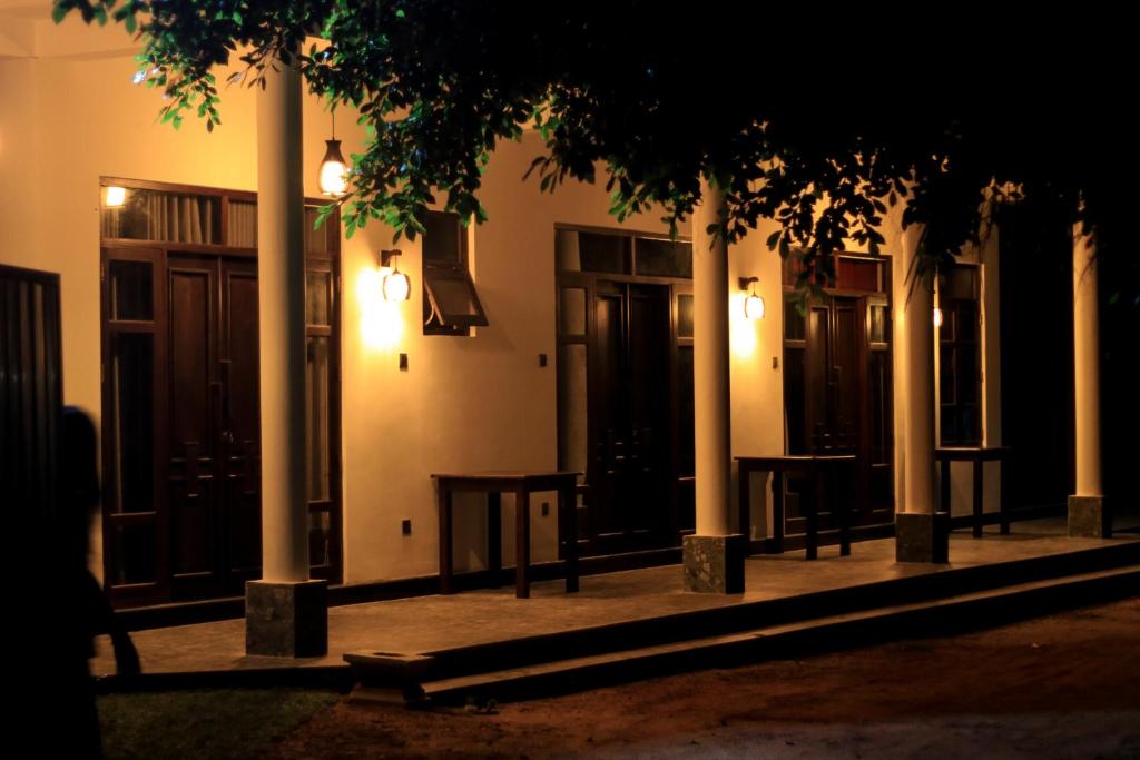 Eden Roc Guest Inn, Mirissa (updated prices 2026)