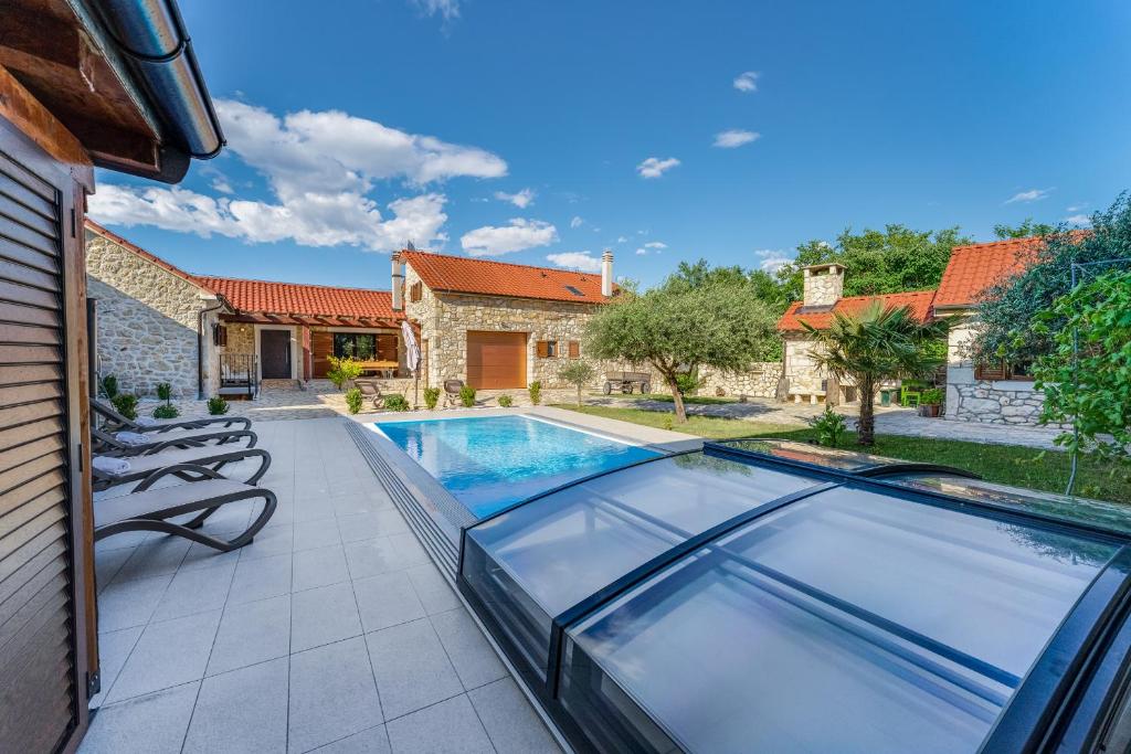 Stone House, Lovinac (updated prices 2026)