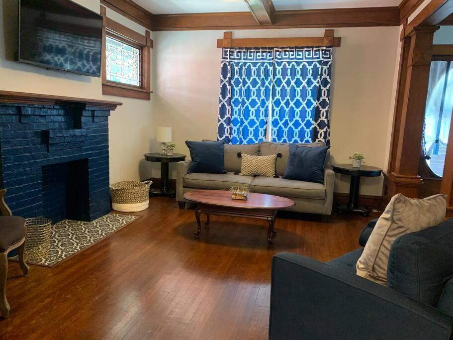 New! Fully Renovated 1910 Craftsman Style Home. - Lewis and Clark State Park, Rushville