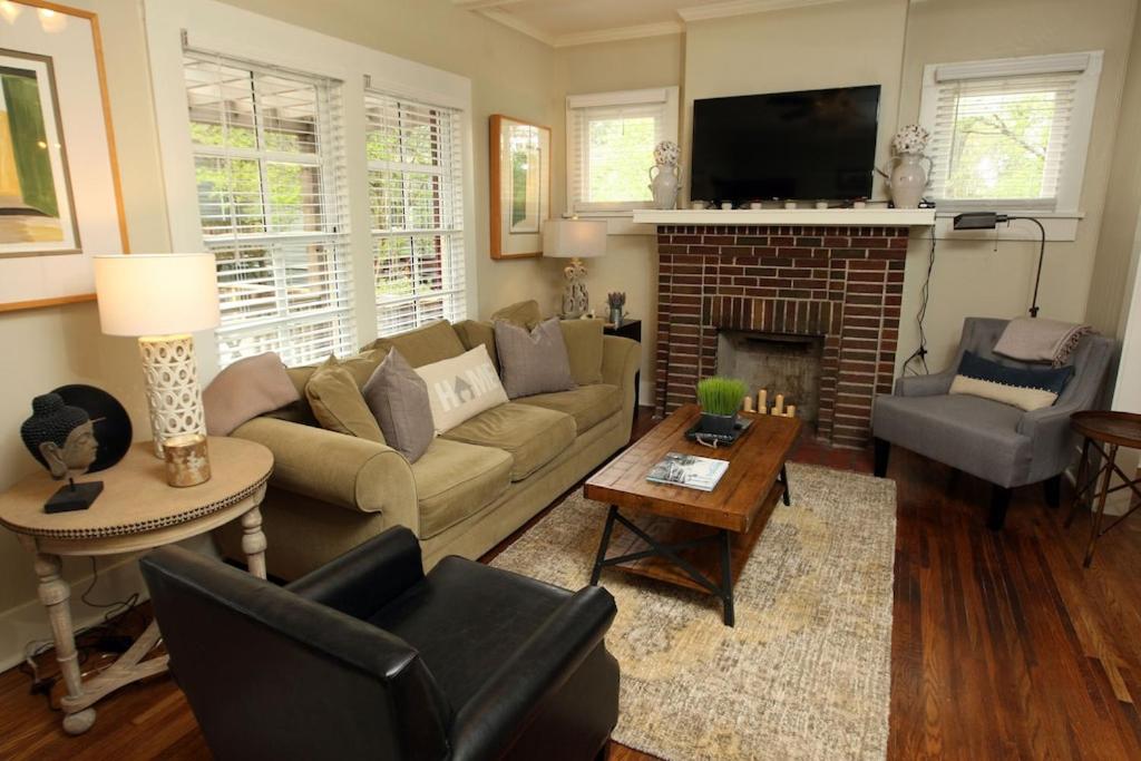 Cozy Charming Midtown Cottage on Cox Street, Memphis (updated prices 2025)