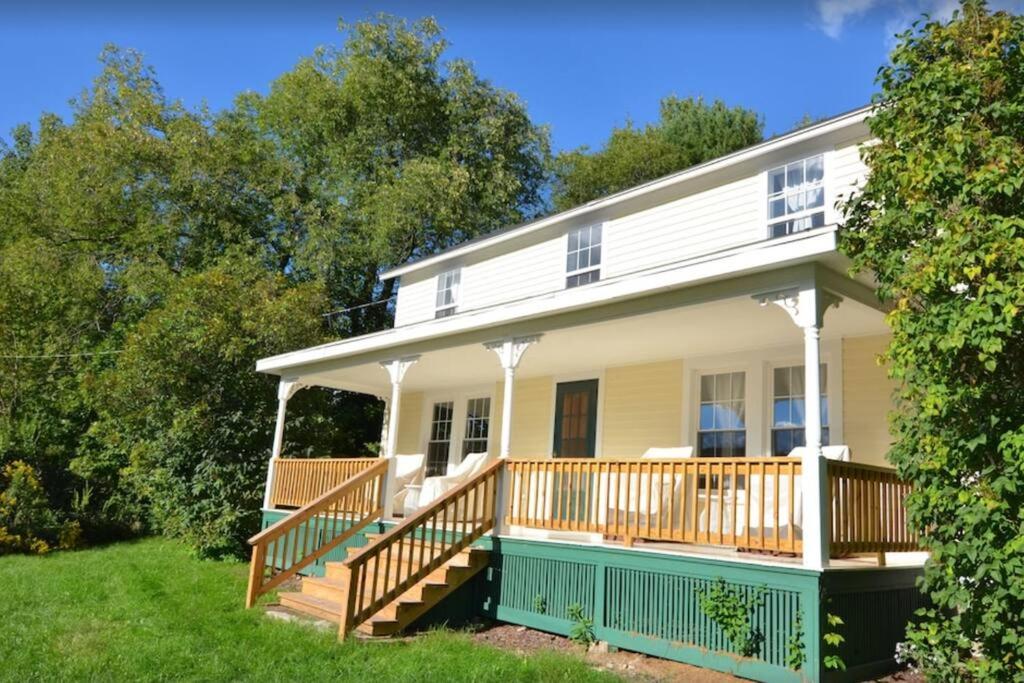 Cloud Crowd, Bloomville (updated prices 2025)