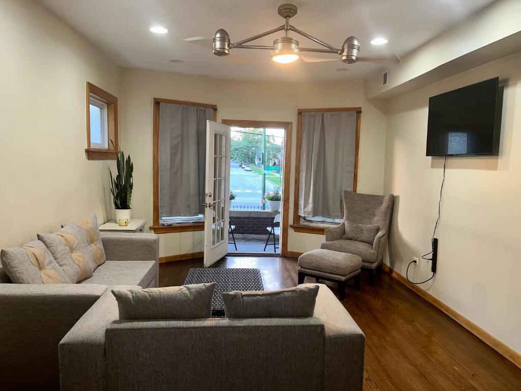 Relaxing *Shared Apartment with Private Rooms in Historical Roseland ...