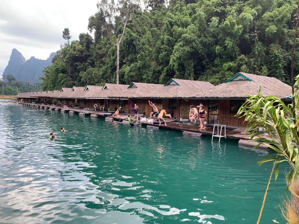 PraiwanRaftHouse แพไพรวัลย์, Ban Wang Khon (updated prices 2026)