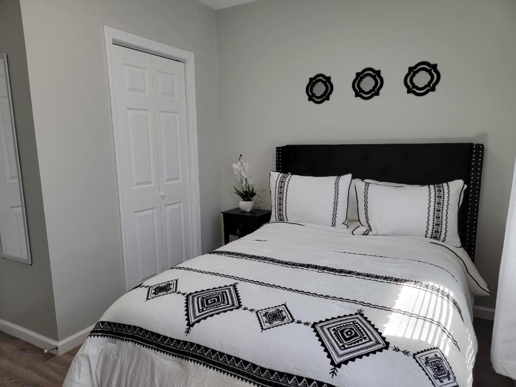 120 Rooms, Hartford – Updated 2023 Prices