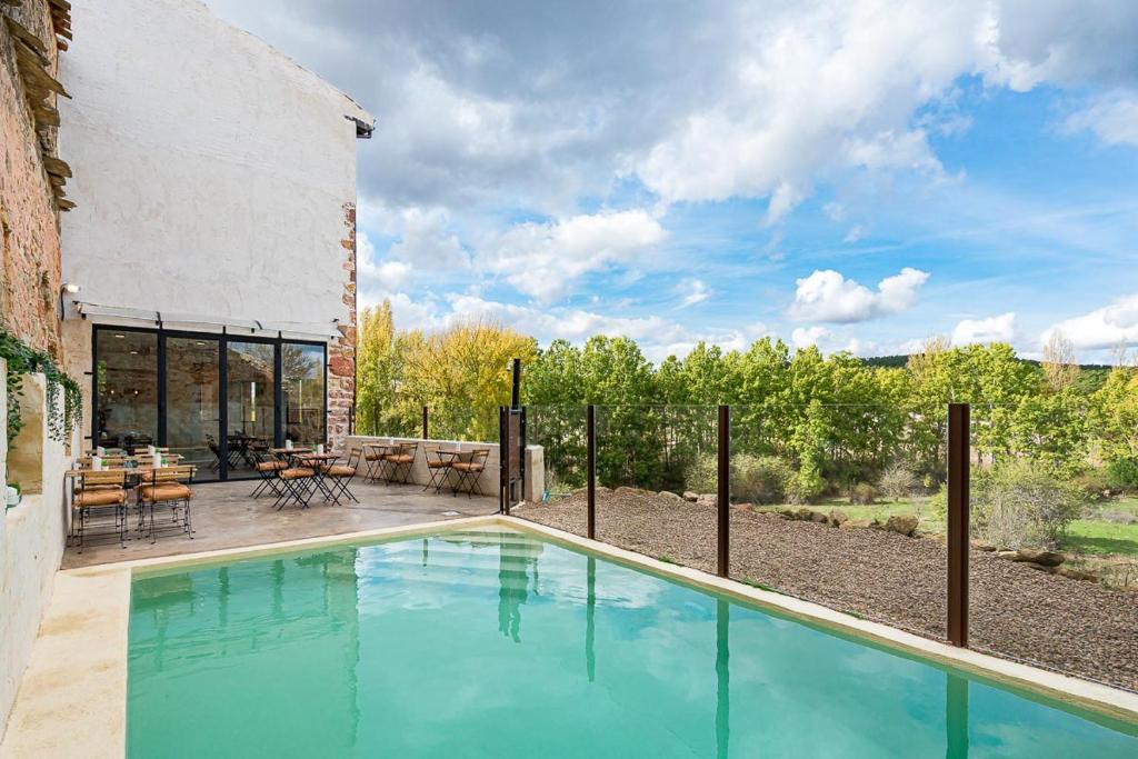 DUO SOMNIA, suites con jacuzzi y chimenea, only adults, Barbatona ...