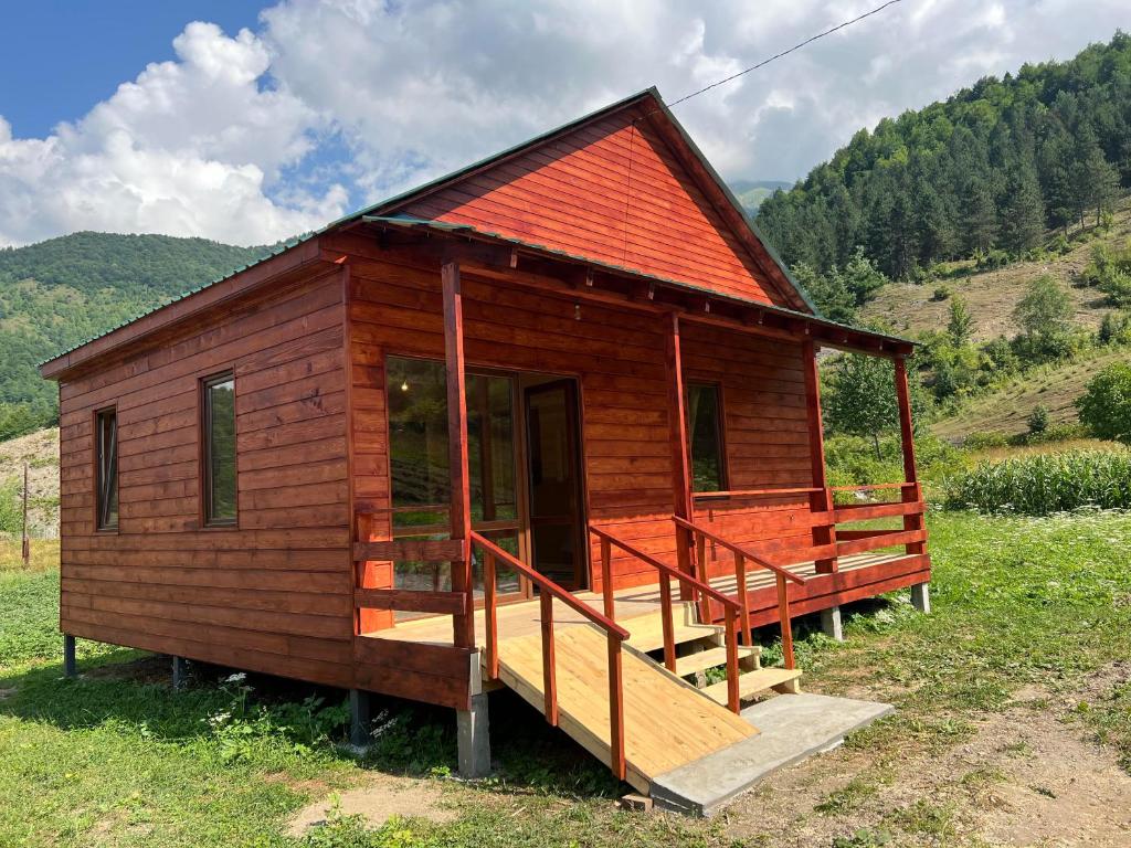 Pari Paradise - Georgia