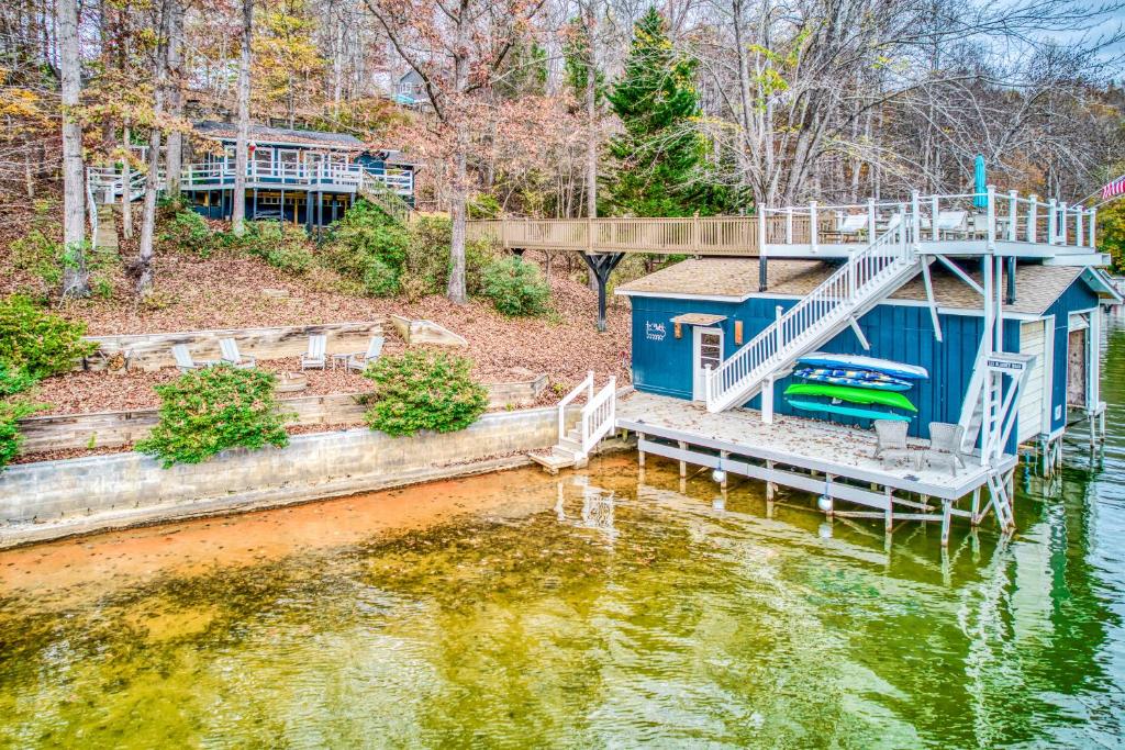 Blue Moon Cottage, Lake Lure (updated prices 2026)