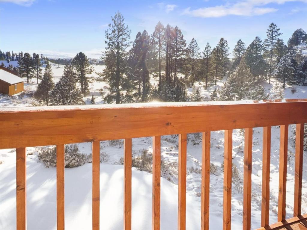 Ponderosa Ranch Cabin - SuiteTrails