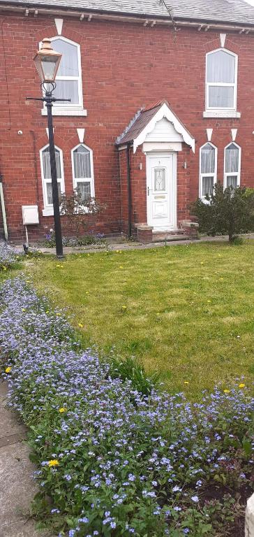 Victoria Villas, Sandycroft – Updated 2023 Prices