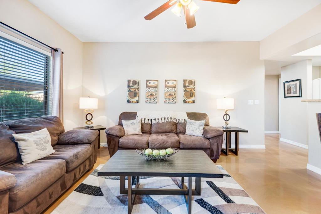 Desert Breeze Villas #137, Phoenix (updated prices 2025)