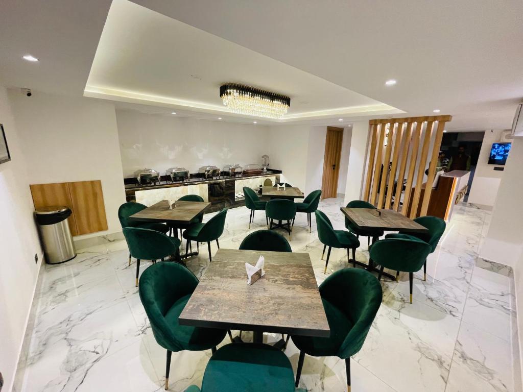 Hotel Malbork Inn @ Janakpuri, New Delhi (updated prices 2024)