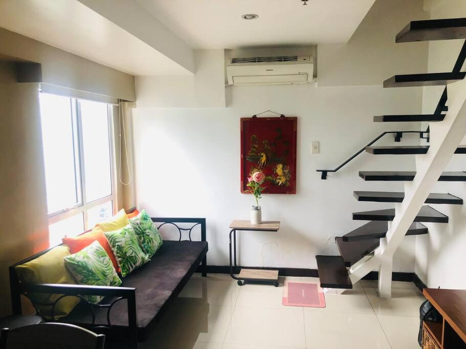 Family-friendly 3BR Loft in BGC, Manila (updated prices 2025)