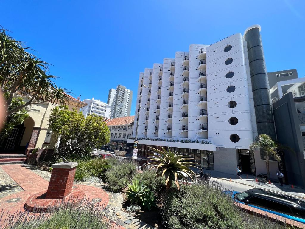 Flamingo 709 one bedroom EXCEPTIONAL luxury apartment by Melvyn, Le Cap ...