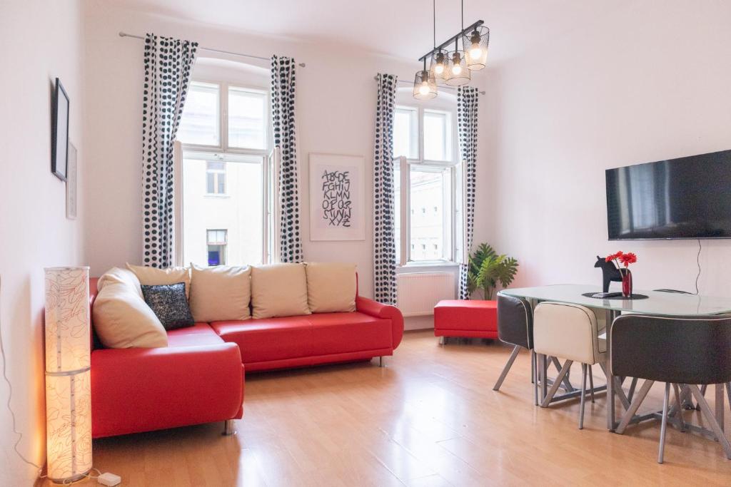 Typical 2BR Viennese Apartment Wiener Stadthalle, Vienna (updated ...